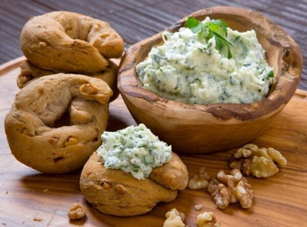 Walnut Taralli with Roasted Garlic Chèvre - California Walnuts