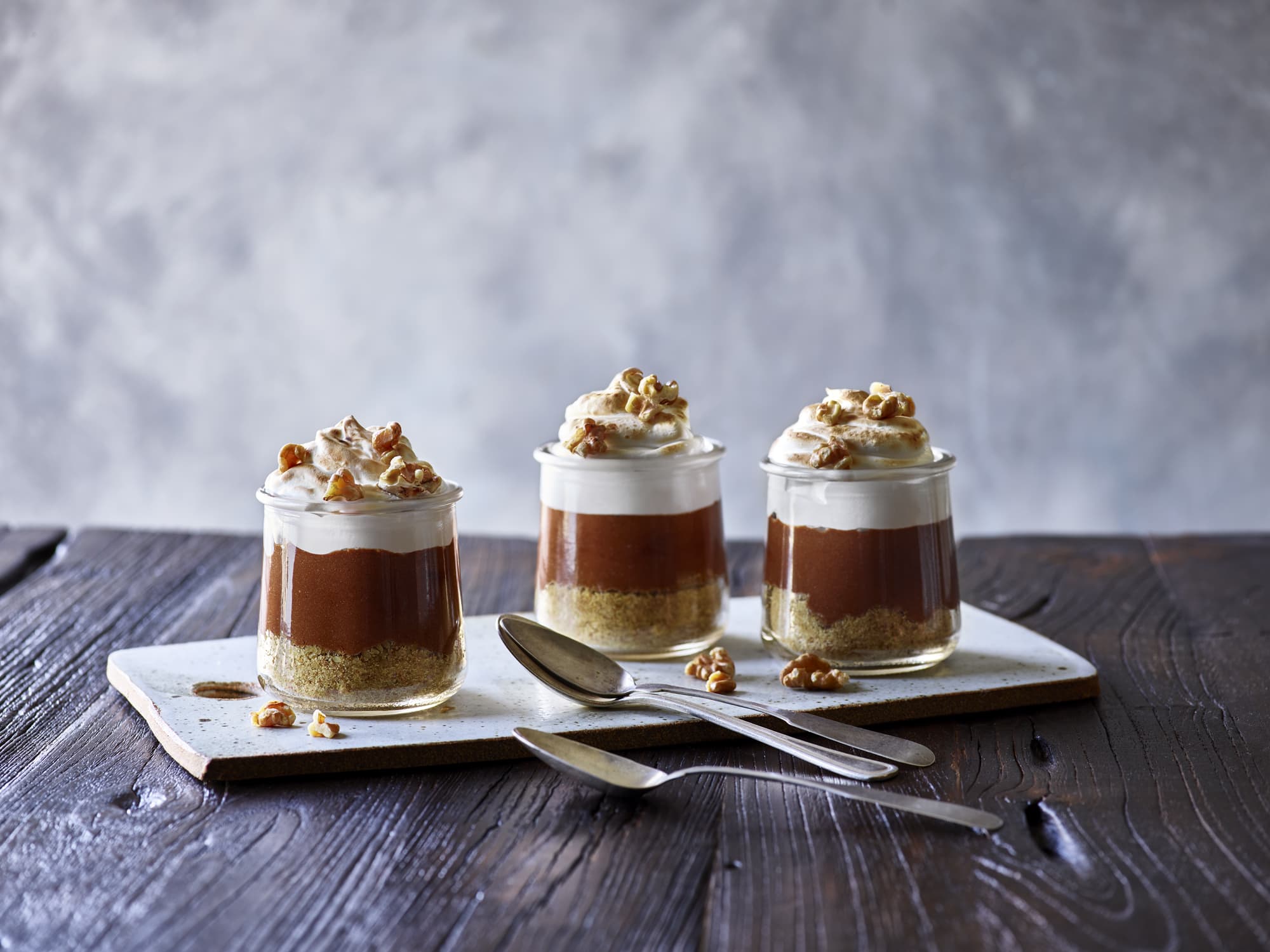 California Walnut Campfire S'mores - California Walnuts