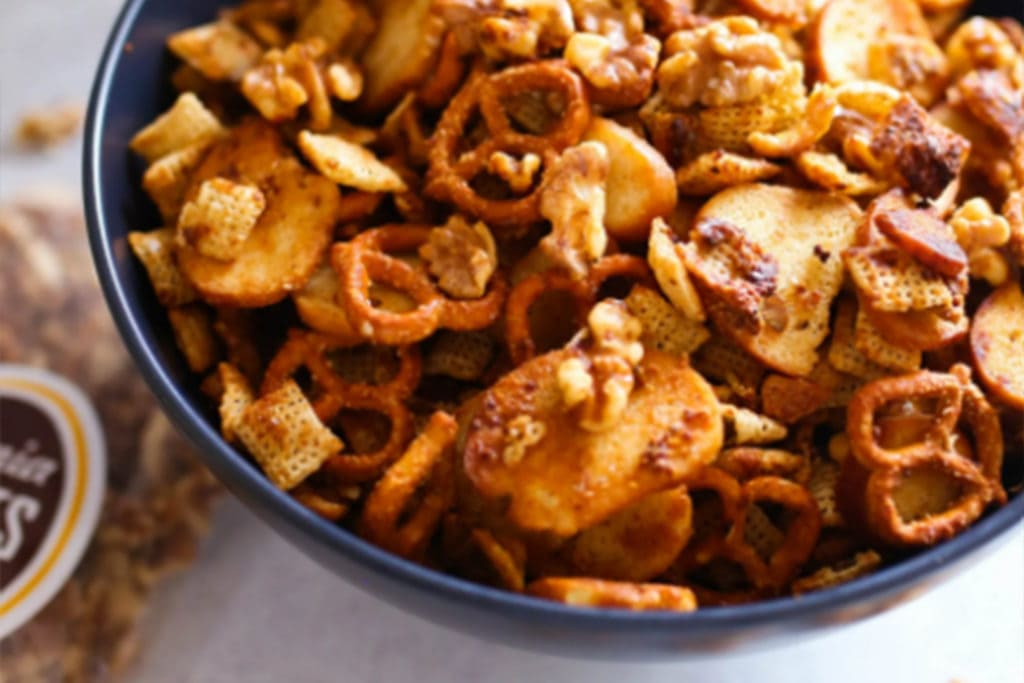Walnut Honey Mustard Snack Mix - California Walnuts